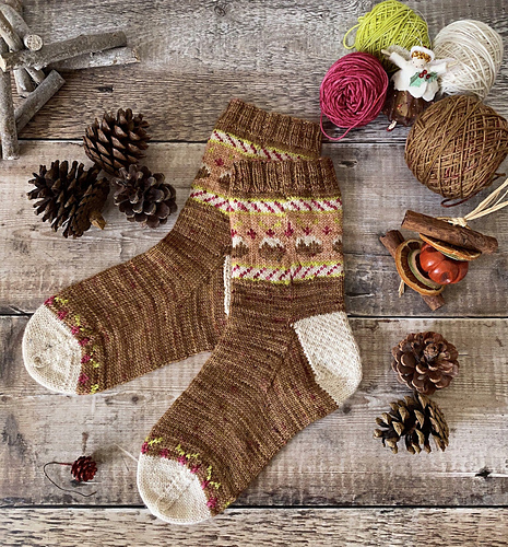 Ravelry: Christmas Pudding socks pattern by Stone Knits