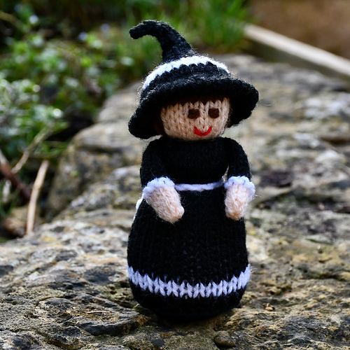 Ravelry: Halloween Witch Doll pattern by Joanna Marshall