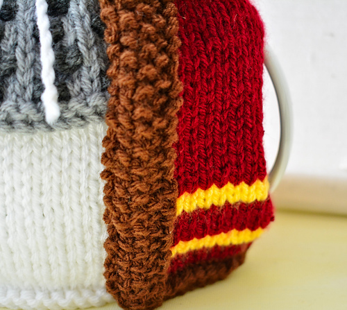 Ravelry: King Henry VIII Teapot Cosy - 4 Cup pattern by Joanna Marshall