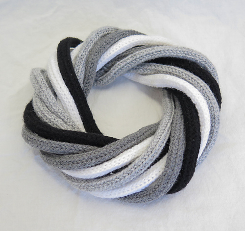 Ravelry: Knit Infinity Tube Scarf pattern by Penolopy Bulnick
