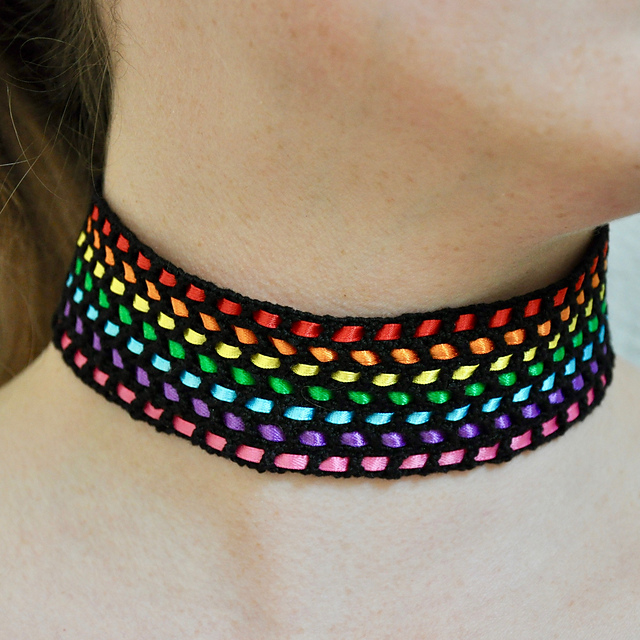 Ravelry: Woven Ribbon Choker pattern by Penolopy Bulnick