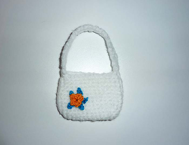 Ravelry: Barbie Tote/Purse pattern by Tina Prystup