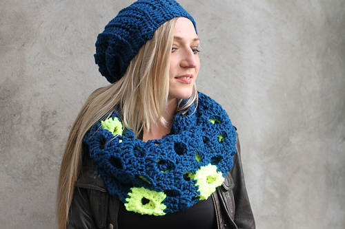 Ravelry: Eyes Cowl & Forks Hat pattern by Linda Skuja