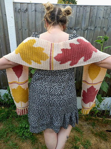 Ravelry: British Leaves Autumnal Scarf pattern by Elimee Designs