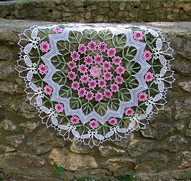 Ravelry: ElisaM's Doily "Roses & Butterflies"