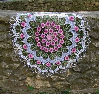 Ravelry: ElisaM's Doily "Roses & Butterflies"