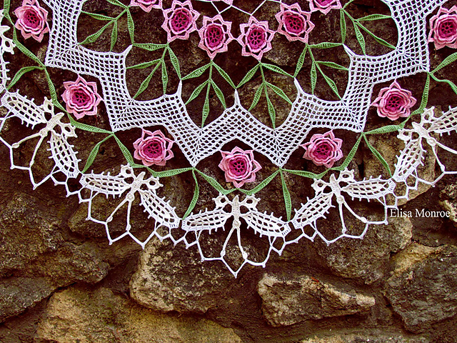Ravelry: ElisaM's Doily "Roses & Butterflies"