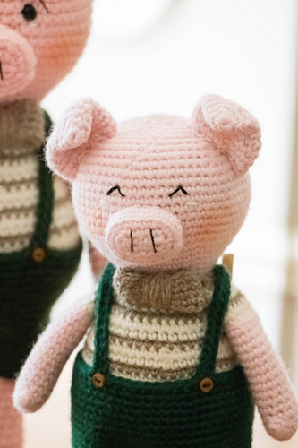 Ravelry: The Three NOT So Little Pigs pattern by Elise Speed