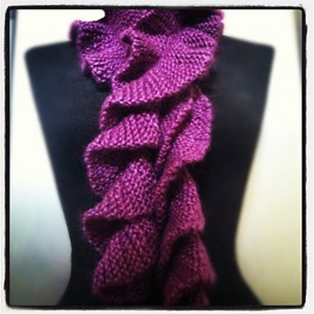 Ravelry: EllieNoir's Ruffle Scarf