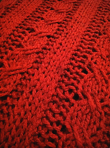 Ravelry: Quickly Crossed Cable-Rib Cowl pattern by Lisa Ortale