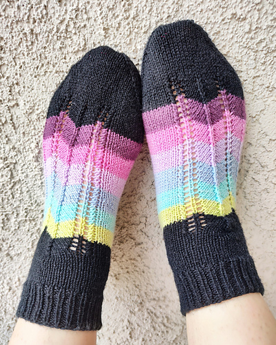 Ravelry: Veer Off Course pattern by Jennifer Beaulieu