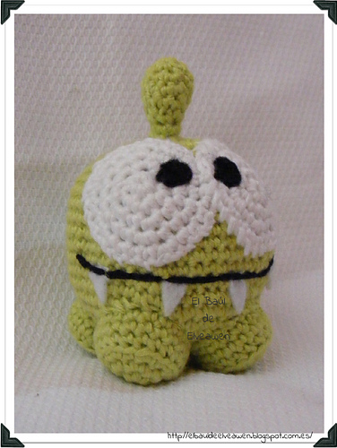 Ravelry: Om Nom (Cut the rope) pattern by Laura Huelin