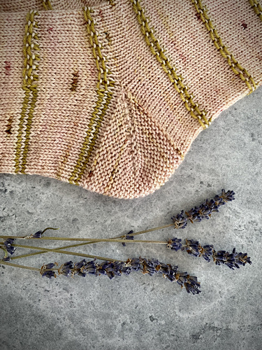 Ravelry: Bergamote pattern by Elyse D'Amours Designs