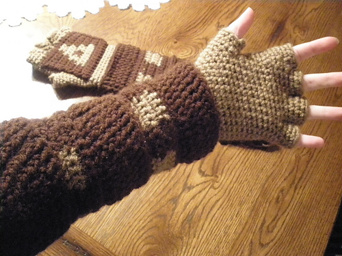 Ravelry: Link's Gauntlets (Crochet) pattern by Emily Hastings