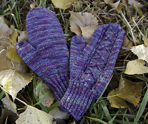 Ravelry: Northern Lights Mittens pattern by Emily Ringelman
