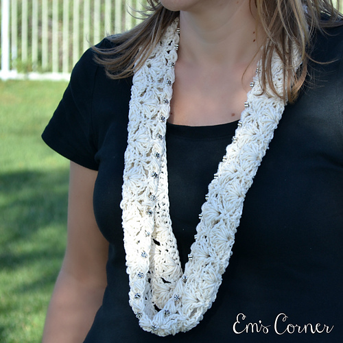 Ravelry: Jewel Cowl pattern by Briana K Designs