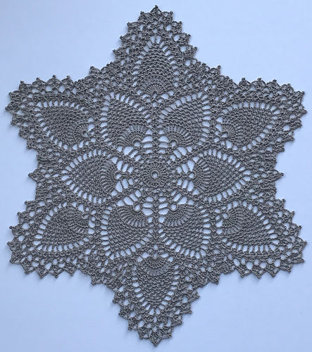 Ravelry: Pineapple Superstar Doily pattern by Emma Garside