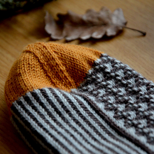 Ravelry: Floating Socks pattern by Erendis of Numenor