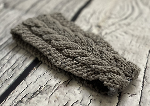 Ravelry: Corn Rows Headband pattern by Emma Sadler