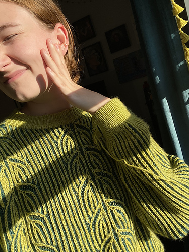 Ravelry: Raquette Pullover pattern by Eva Christina Knits