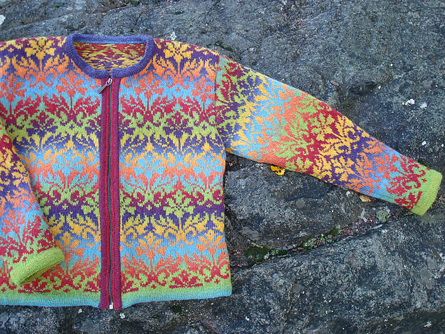 Ravelry: EvaL8's Kauni Damask