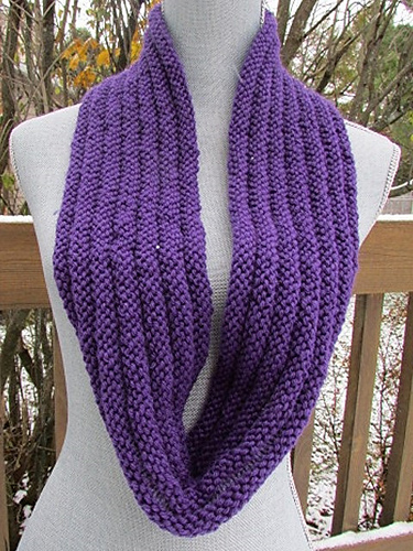 Ravelry: WBW Infinity Loop pattern by Eva Marie