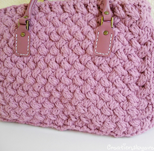 Ravelry: textured bag knitted with woven pattern pattern by Evelyn Siatra