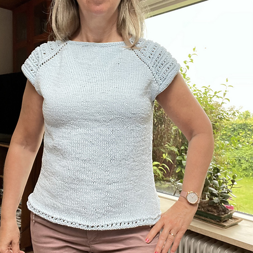Ravelry: 175-32 Petronella Top pattern by DROPS design