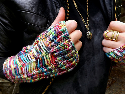 Quick and easy little mitts! : r/knitting