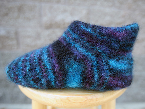 Ravelry: Felt House Booties pattern by Bev Galeskas