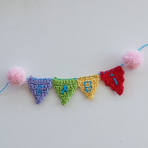 Ravelry: Bunting flag pattern by Fabiana Canu