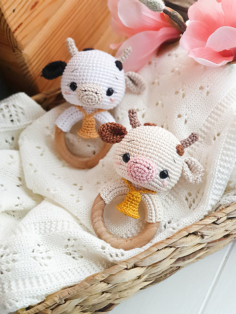 Ravelry: Cow rattle pattern by Inna Chybinova