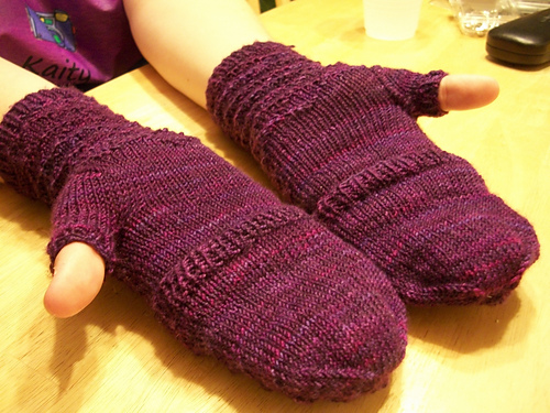 Ravelry: Fully Convertible Mittens pattern by Kaitlyn Yeager