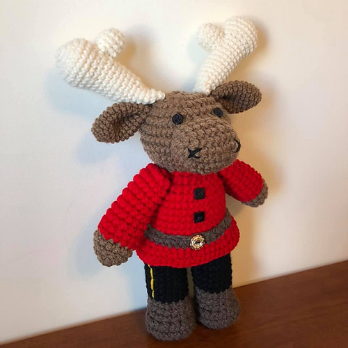 Ravelry: Moose Mountie pattern by Trish Hoskin