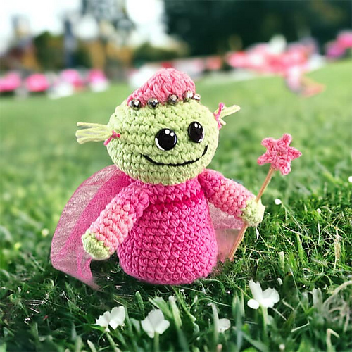 Ravelry: Nanalan' Mona pattern by Trish Hoskin