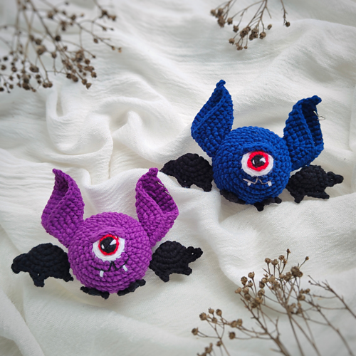 Ravelry: Cyclops bat pattern by Svitlana Hurova