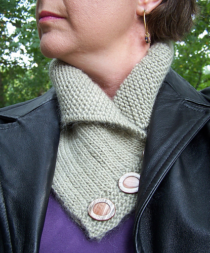 Ravelry: Shawl Collared Cowl pattern by Alana Dakos