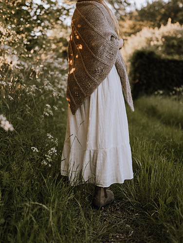 Ravelry: Gro Shawl pattern by Fiber Tales