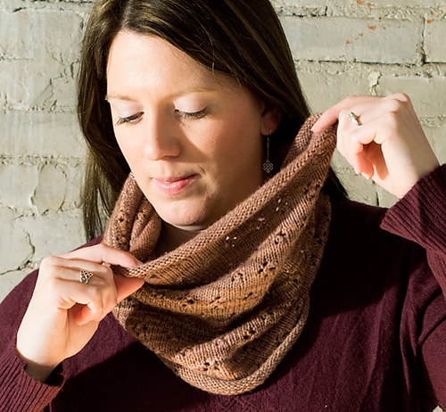 Ravelry: Little Flower Cowl pattern by Amy Loberg (FiberWild!)