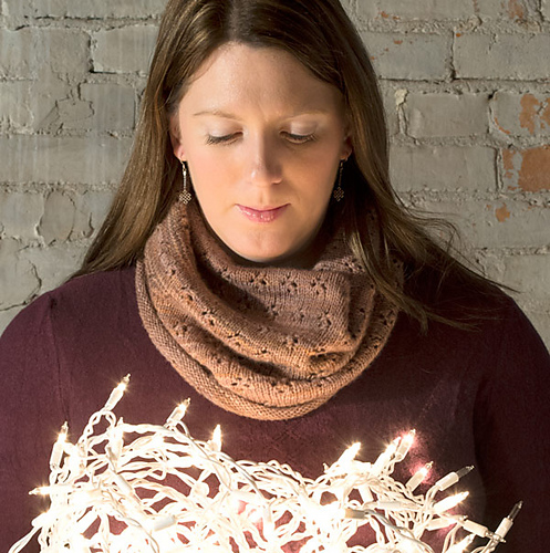 Ravelry: Little Flower Cowl pattern by Amy Loberg (FiberWild!)