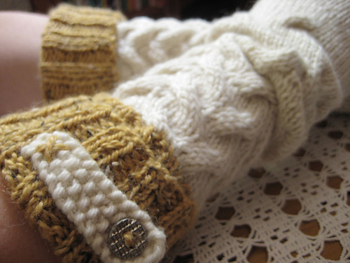 Ravelry: Shake the Barley Fingerless Gloves pattern by Erica Jackofsky ...