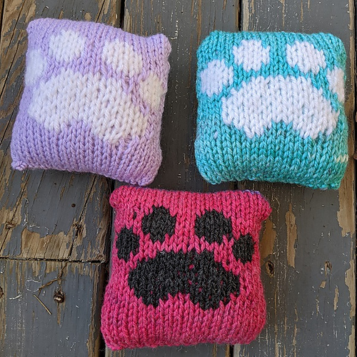 Ravelry: Paw Print Pin Cushion pattern by Stana D. Sortor