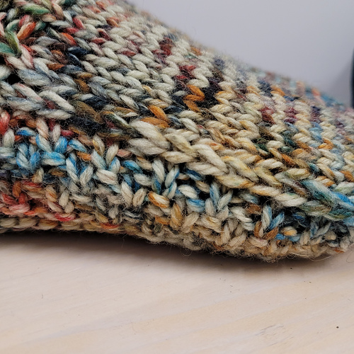 Ravelry: Pantoufles DELA pattern by Fil Nomade