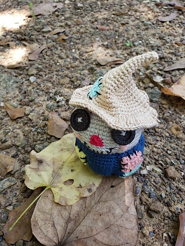 Ravelry: Scarecrow Pumpkins pattern by Rebecca Lapinsky