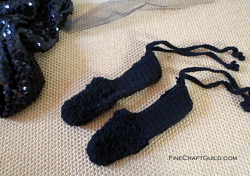 Ravelry: Lace-up Ballet Shoes pattern by Rose
