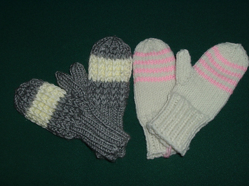 Ravelry: Waffle Weave or Stockinette Mittens pattern by Julie Koski