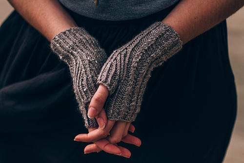 Ravelry: Pembroke Bay Mitts pattern by Fiona Alice