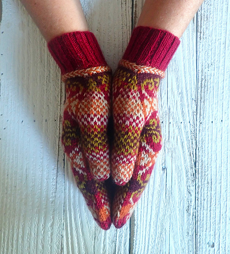 Ravelry: Bella Bella Mittens pattern by Traci Scott