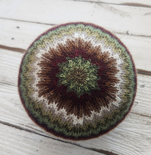 Ravelry: Using Up Scraps Hat pattern by Traci Scott