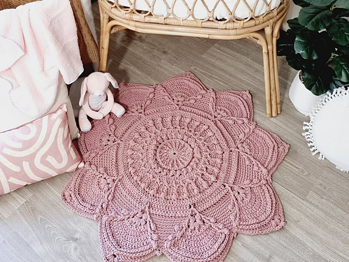Ravelry: Flora Floor Rug pattern by Periwinkle Crochet